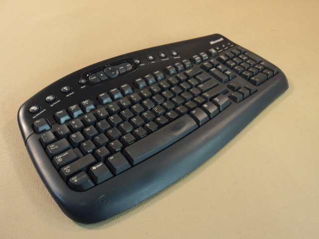 Microsoft Multimedia Wireless Keyboard 1.1 Black 17 Hot Keys X801524 ...