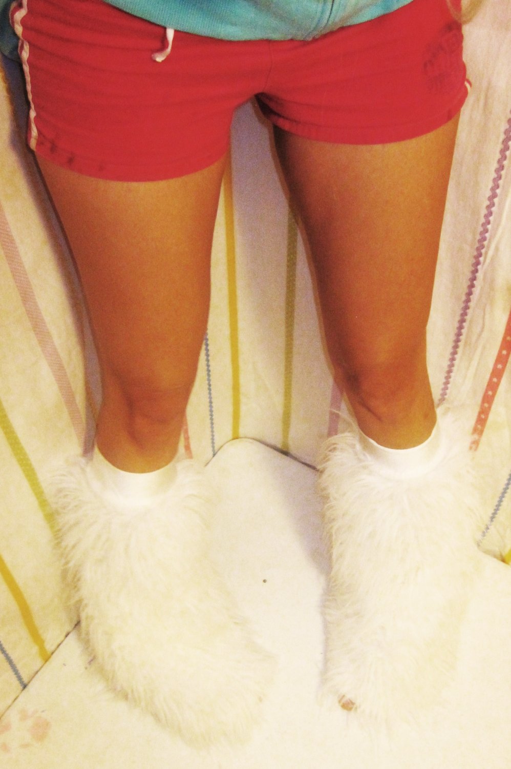 xX Fluffies Xx White UV reactive extra long pile faux fur rave fluffies ...