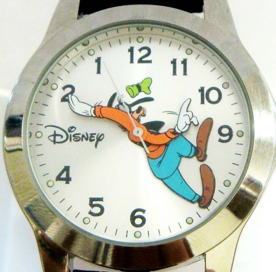 New Disney Backwards Goofy Watch! Arms Point To Time! Numbers Backwards ...