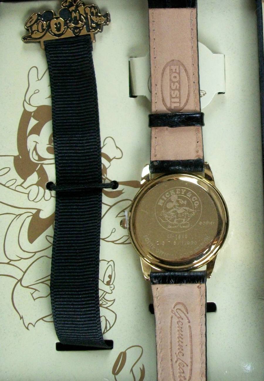 Brand-New Disney Fossil Limited Edition Mickey Mouse Watch With Friends ...