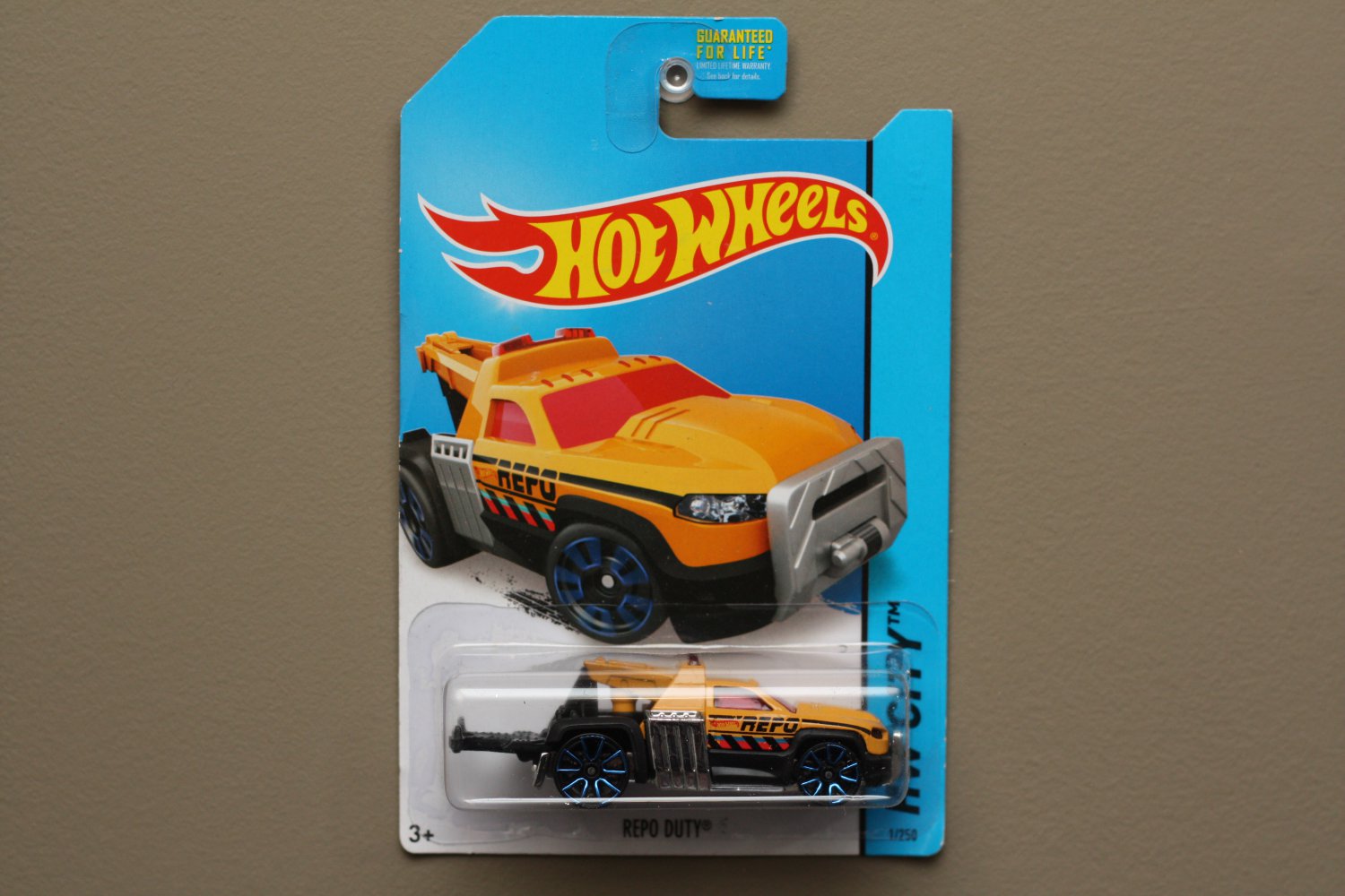 Hot Wheels 2014 HW City Repo Duty (yellow) (SEE CONDITION)