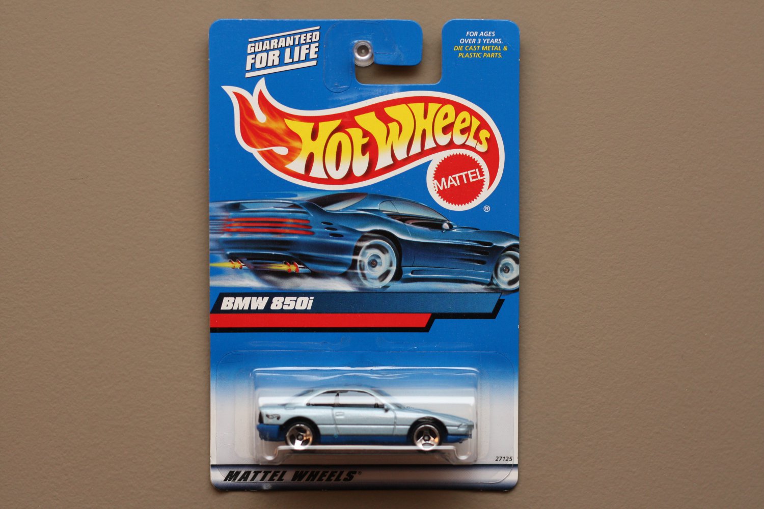 Hot Wheels 2000 Collector Series BMW 850i (pearlescent blue)