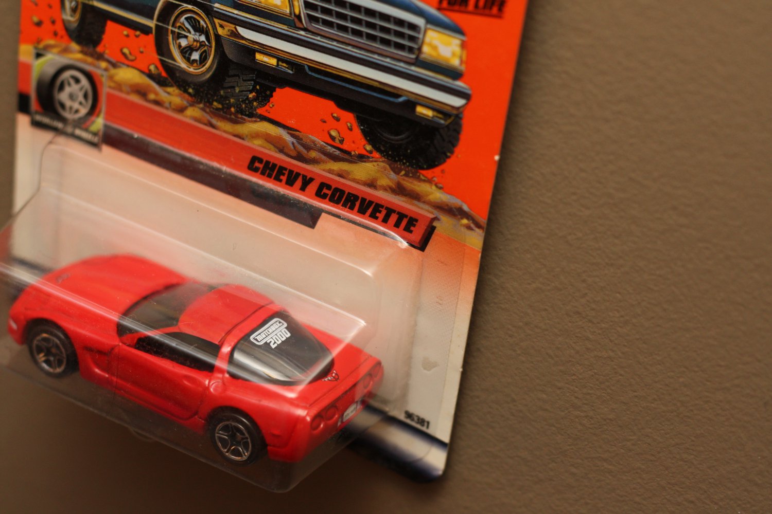Matchbox 2000 Series 17 '97 Chevy Corvette (red) (Logo Car)