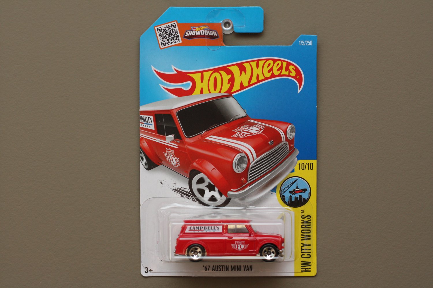 Hot Wheels 2016 HW City Works '67 Austin Mini Van (red)