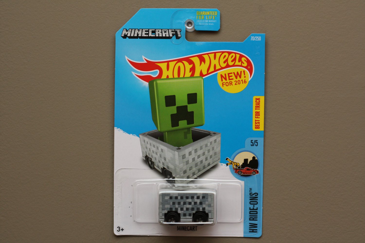 Hot Wheels 2016 HW Ride-Ons Minecraft Minecart (grey)