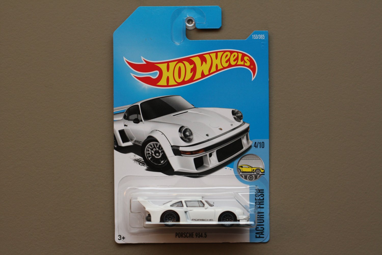 Hot Wheels 2017 Factory Fresh Porsche 934.5 (white)