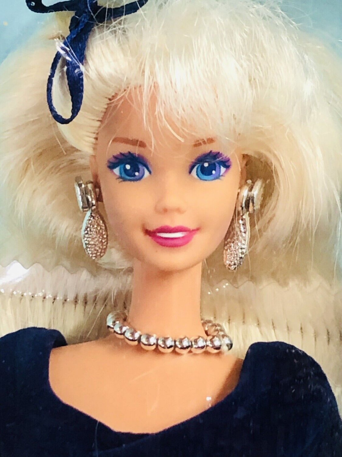 Mattel Winter Velvet Barbie Doll 1995 Avon Special Edition 15571 Vintage