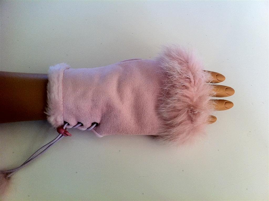 Furry Fingerless Gloves (Light Pink)