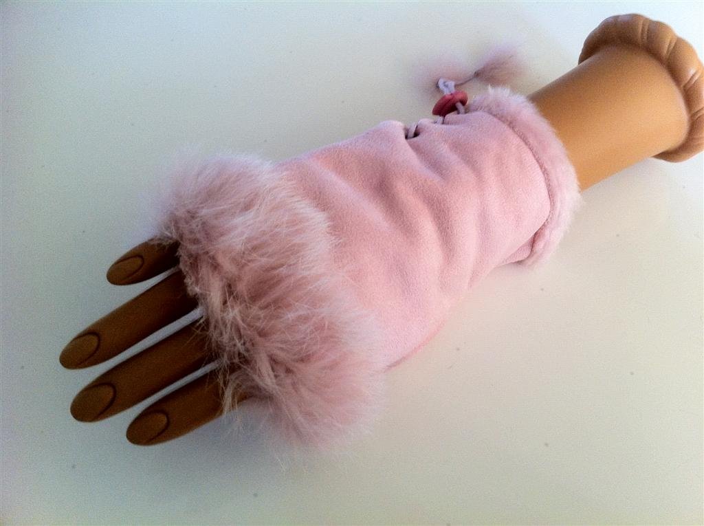 Furry Fingerless Gloves (Light Pink)
