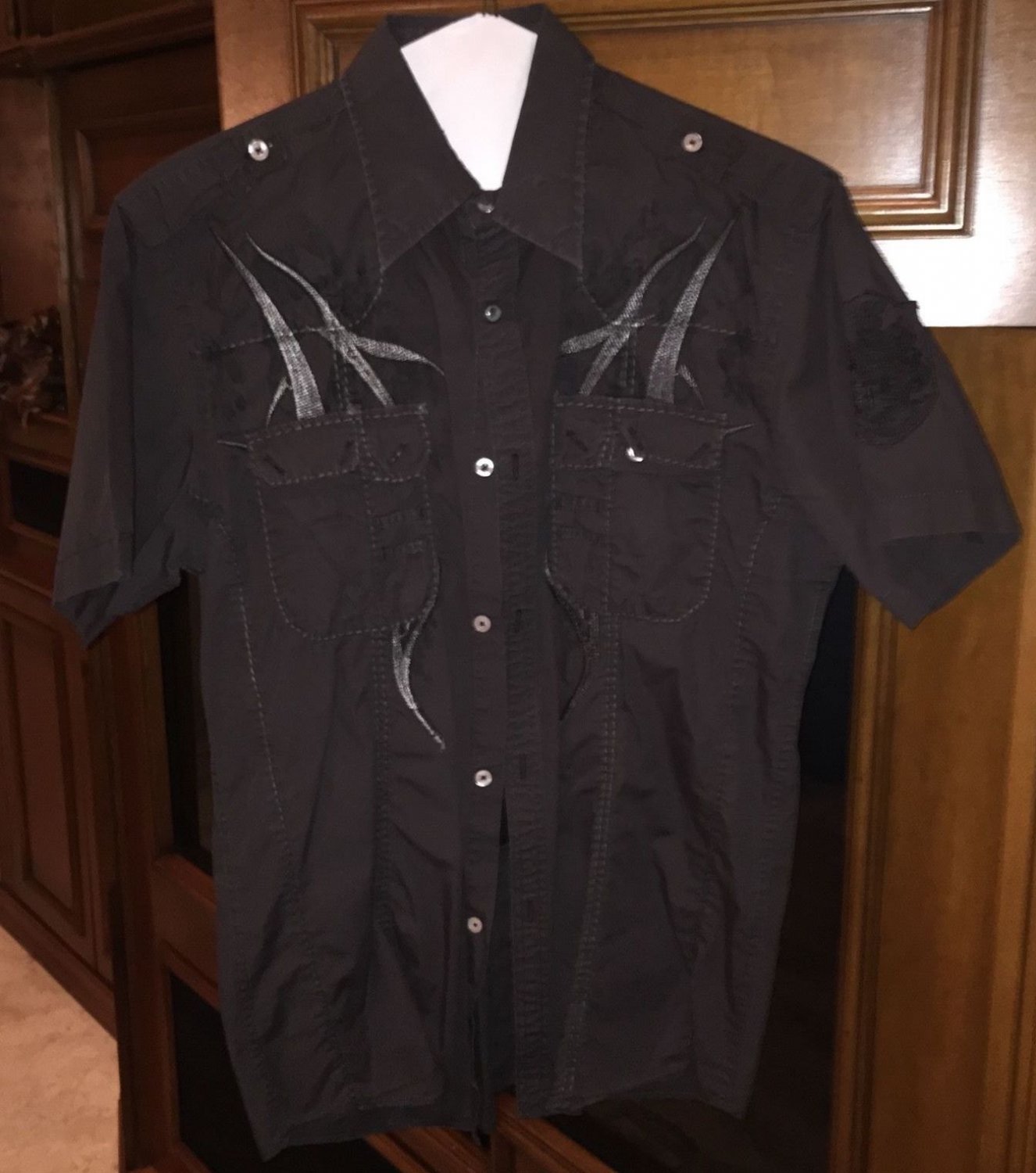 Roar brand Short Sleeved Button Down Shirt size M