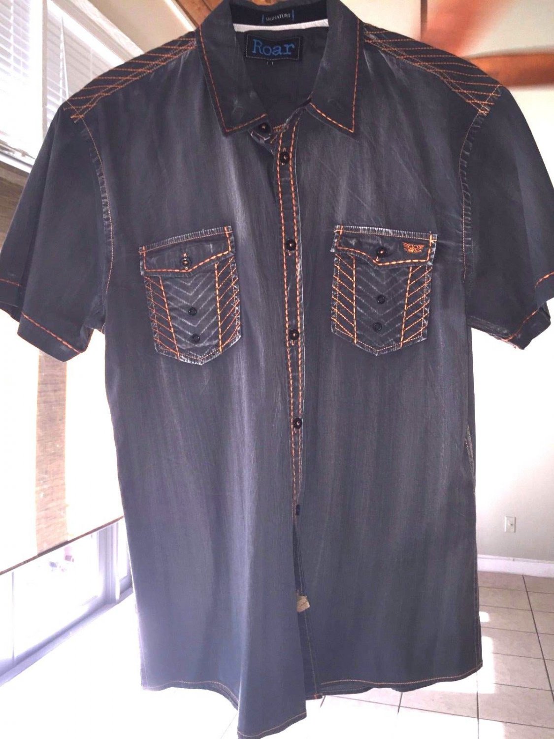 Roar brand Short Sleeved Button Down Shirt size L