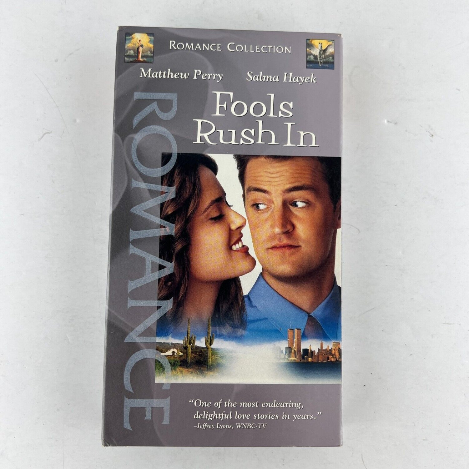 Fools Rush In VHS Matthew Perry, Salma Hayek Romance Comedy
