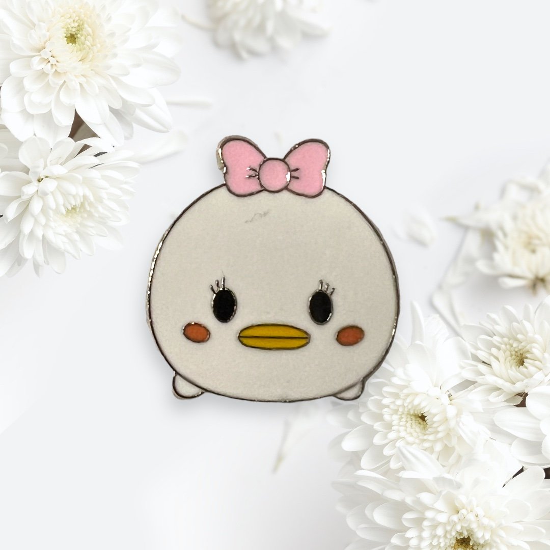 Disney Official Trading Enamel Pin Pin (Daisy Duck v2)