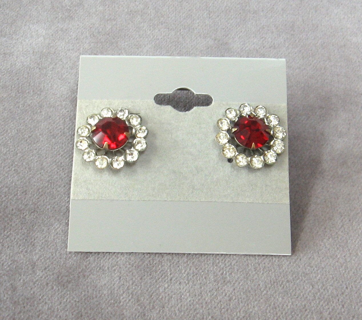 Red Stone Sparkly Rhinestone Screw Back Earrings Vintage Jewelry 1950's