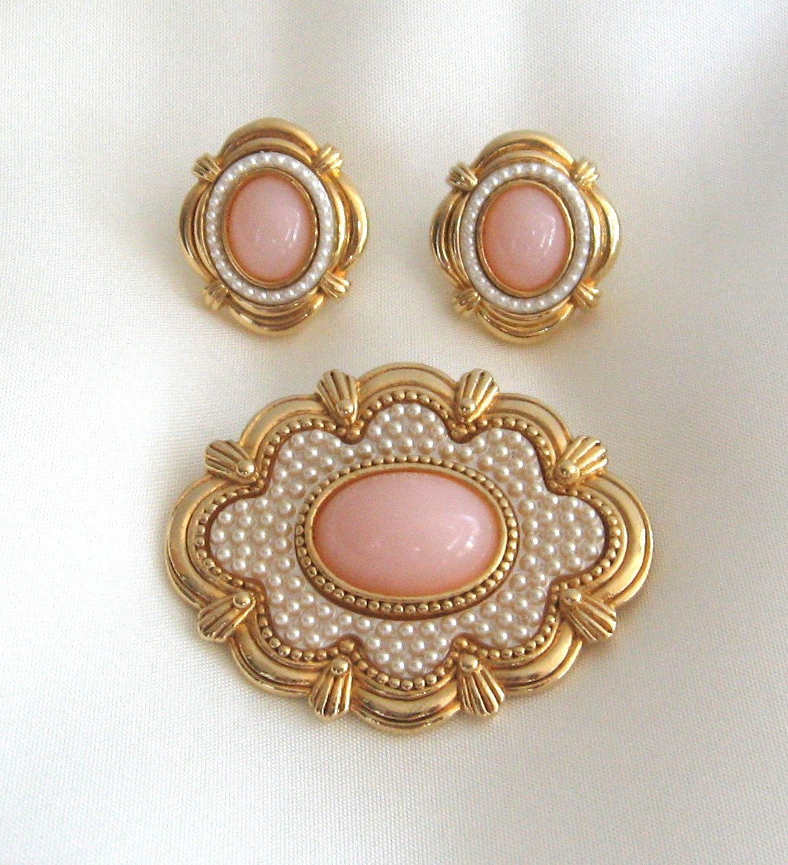 Elegant Pink Cabochon Brooch & Earrings Designer Avon Victorian Spring ...