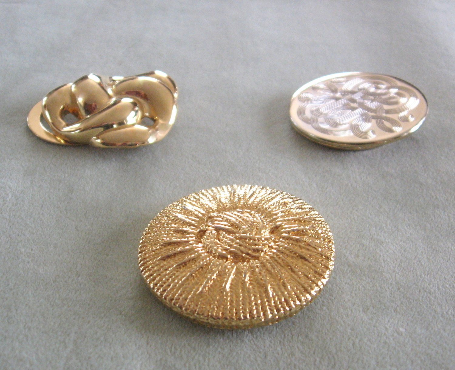 3 Gold Hinged Scarf Clips 1970s Vintage Jewelry