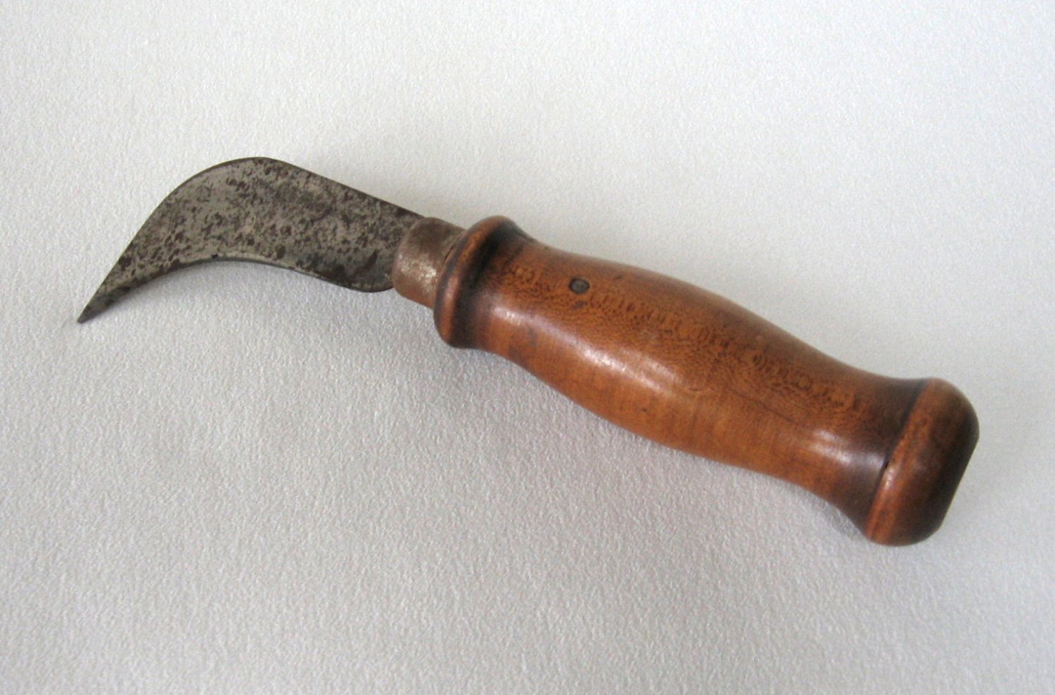 Linoleum Vinyl Carpet Cutter Knife Hand Tool Nice Big Wooden Handle Vintage