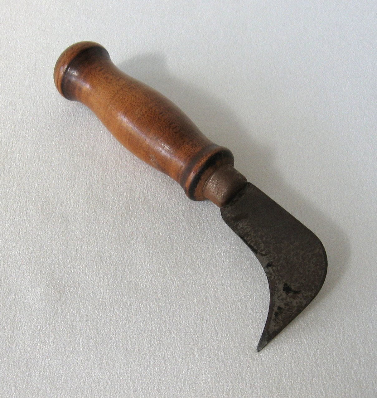 Linoleum Vinyl Carpet Cutter Knife Hand Tool Nice Big Wooden Handle Vintage