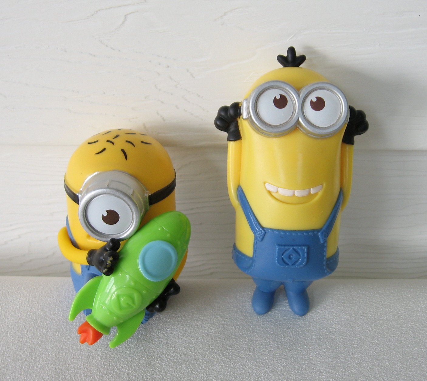 2 Universal Studios Toys Despicable Me 3 Kevin Pass The Minion & Rocket ...