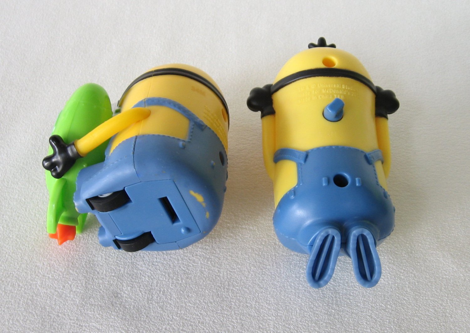 2 Universal Studios Toys Despicable Me 3 Kevin Pass The Minion & Rocket ...