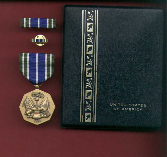 US Army Achievement medal in case with ribbon bar and lapel pin