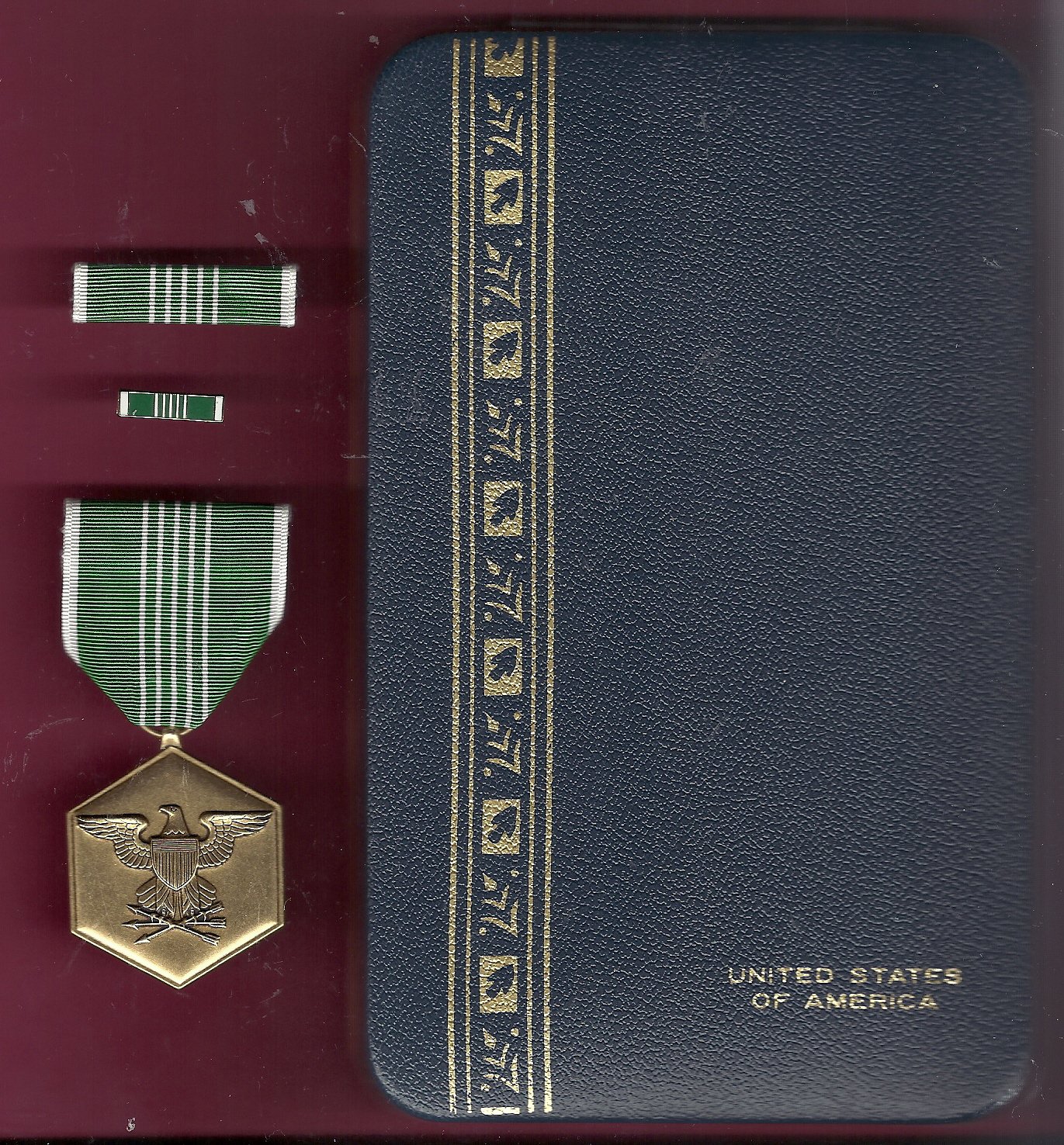Army Commendation medal in case with ribbon bar and lapel pin