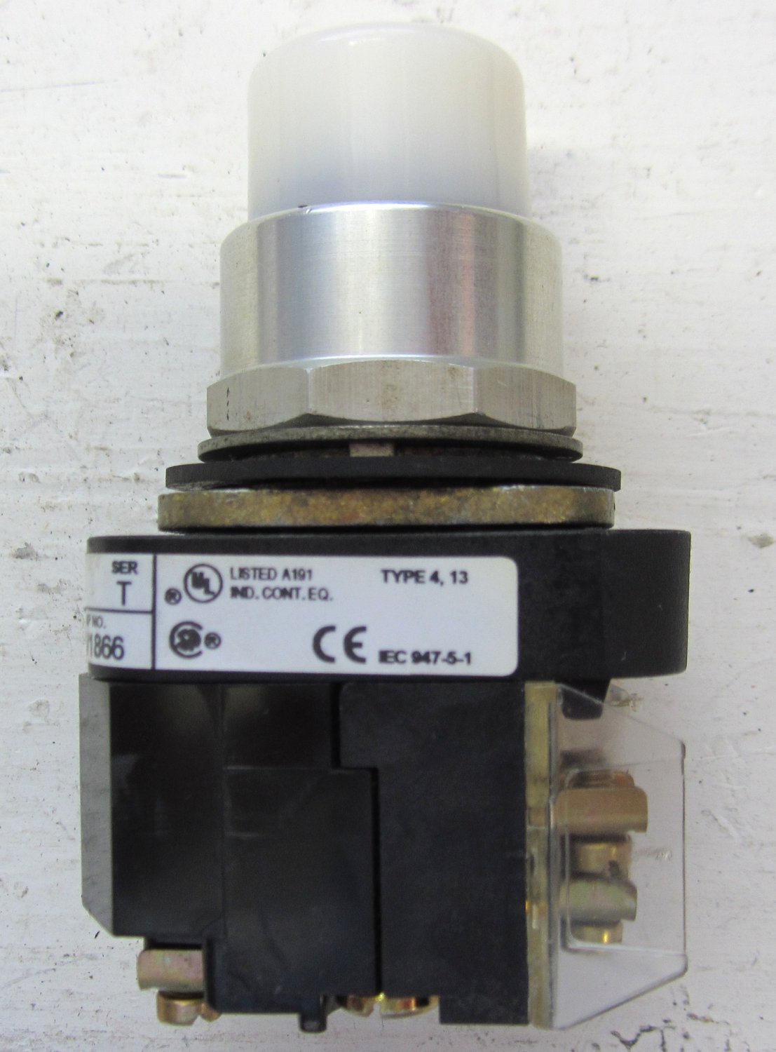 Allen Bradley 800T-PT16 Push Button Pilot Light White 120 VAC 800TPT16