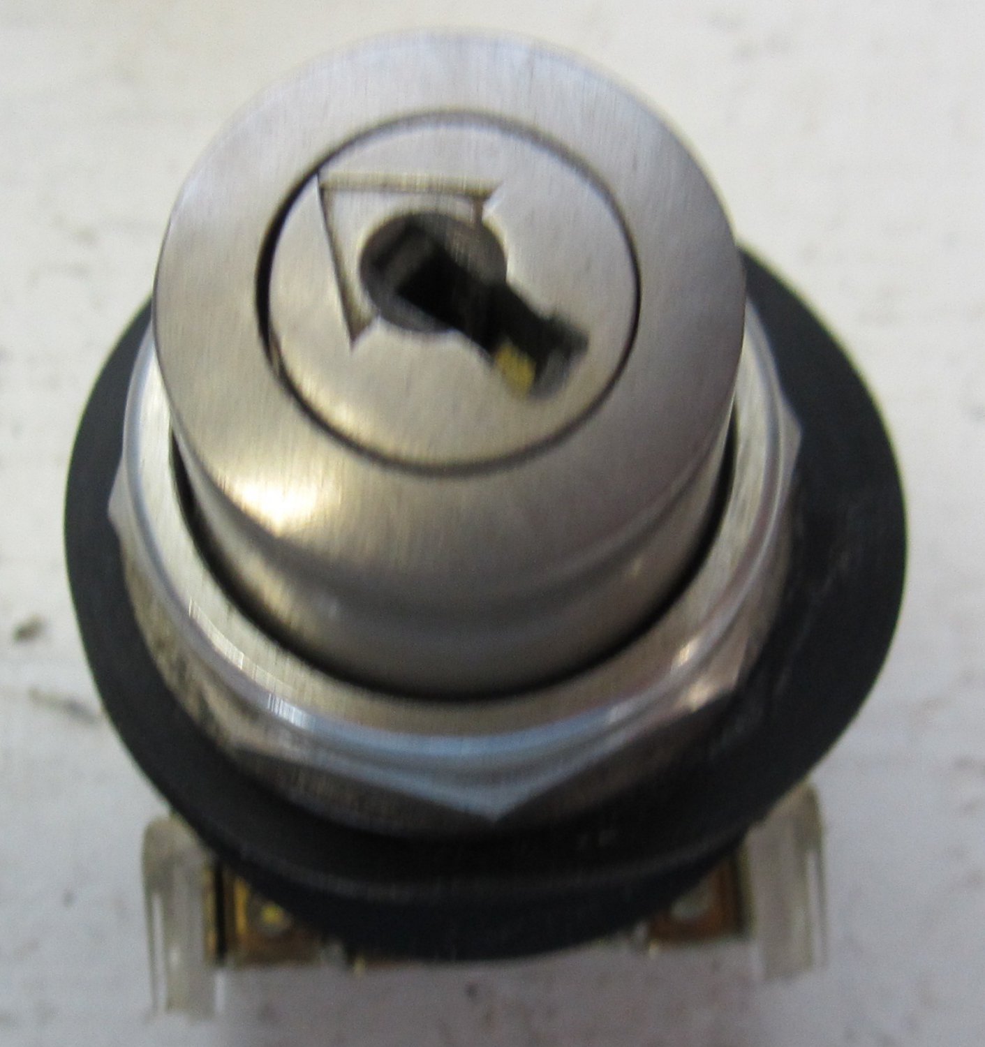 Allen Bradley 800T-H33 Key Operated Selector Switch 2 Position ...