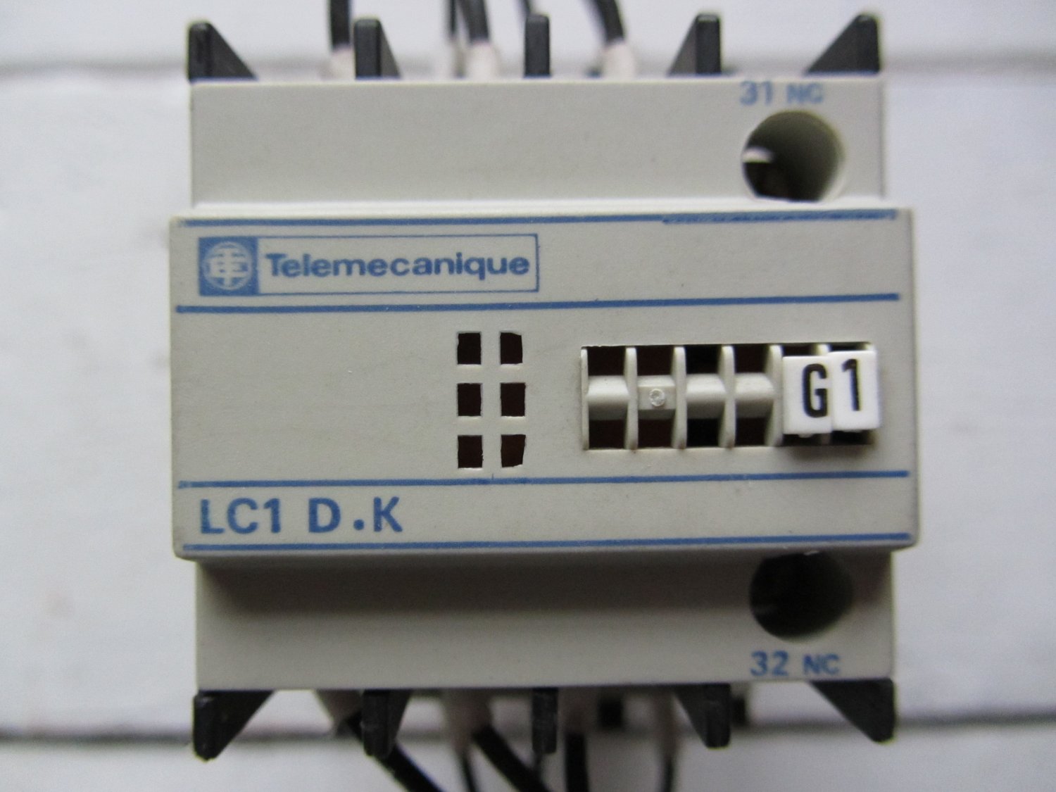 Telemecanique LC1DMK11G7 120 VAC Motor Starter Contactor LC1DMK11 LC1D ...