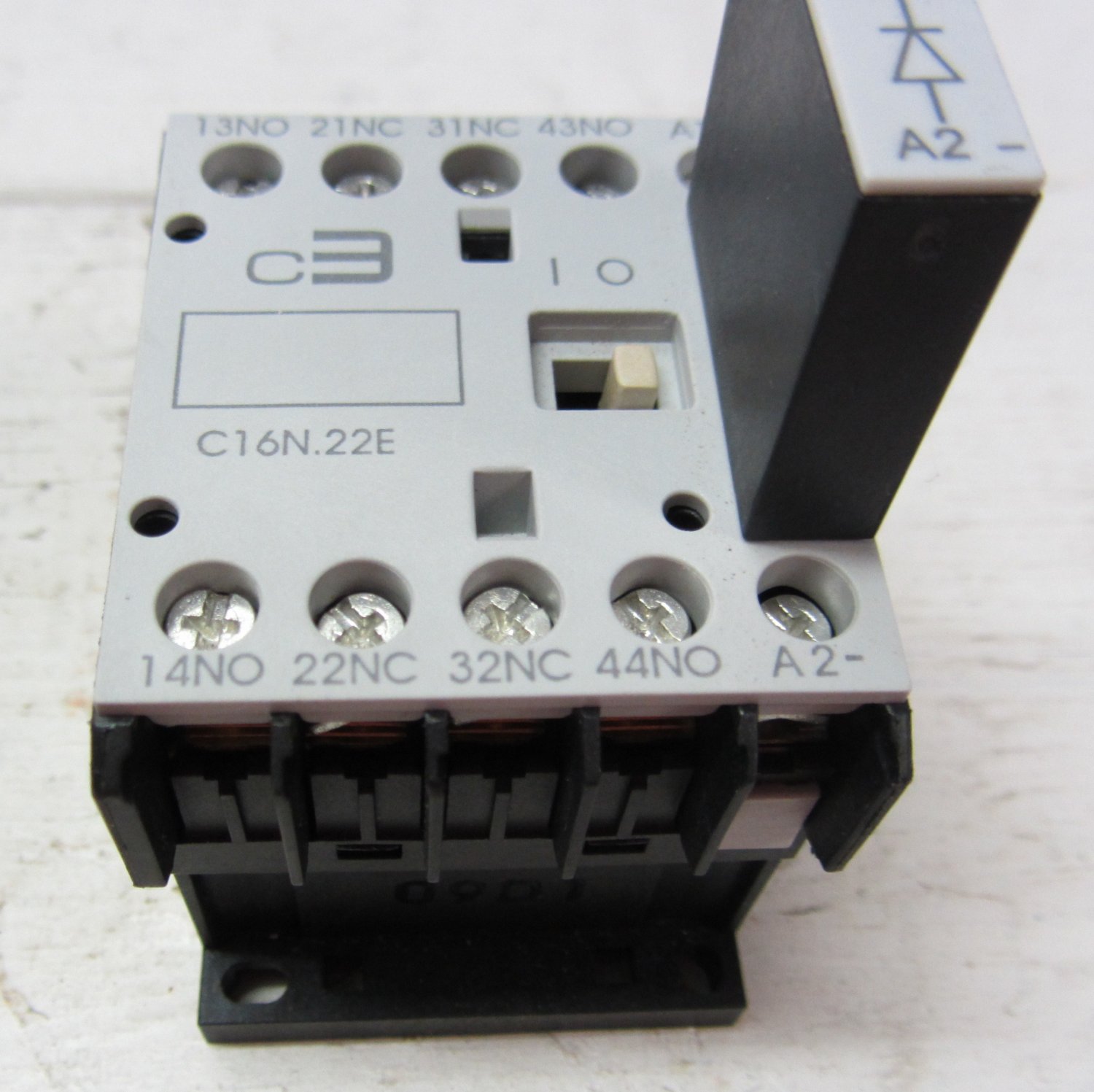 C3 Controls 300-C16 Relay C16N.22E 2 NO 2 NC Contacts 24 VDC Coil w ...