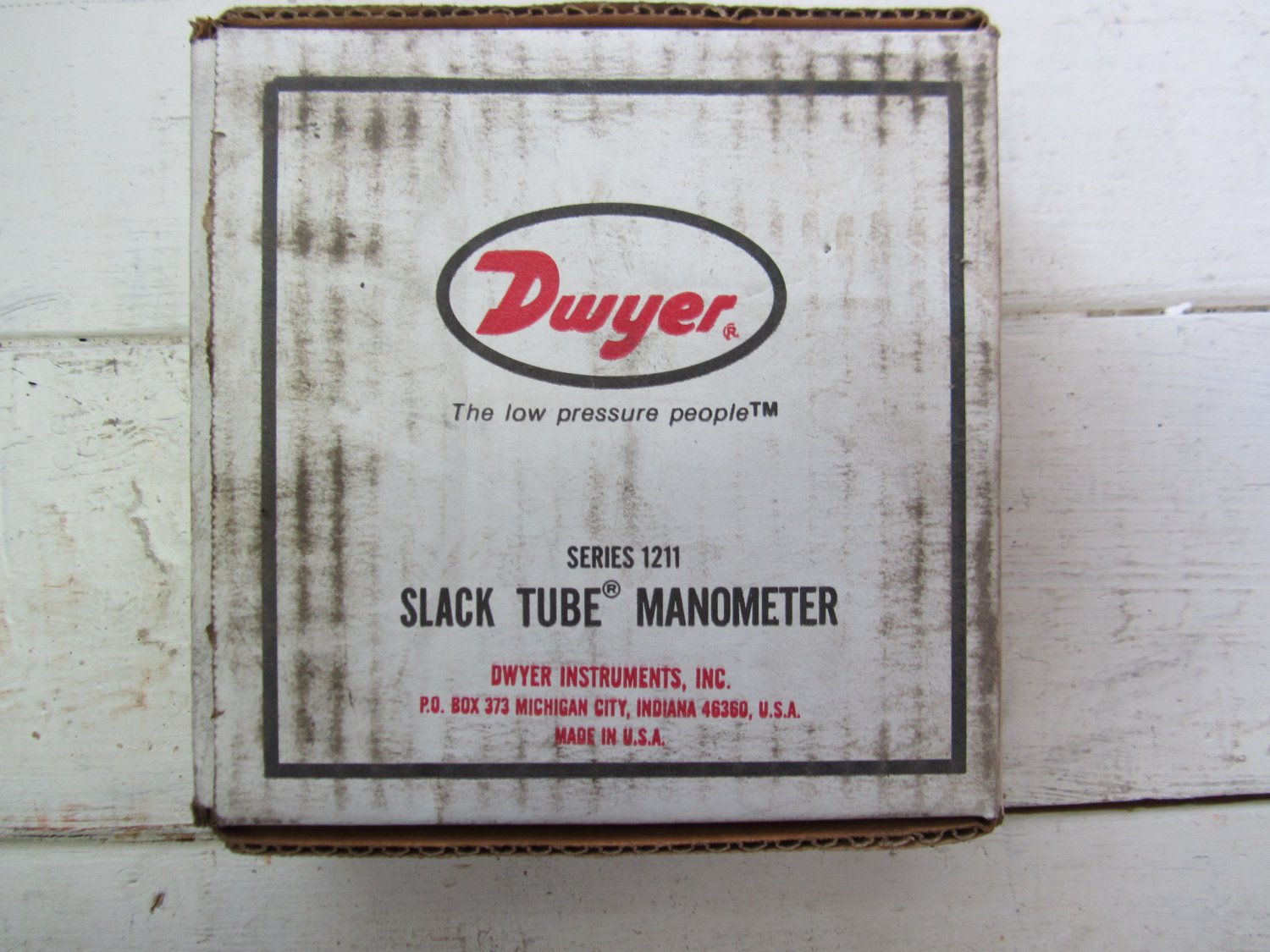 Dwyer Slack Tube Manometer Series 1211 Max Pressure 50 PSI 130 Degrees F