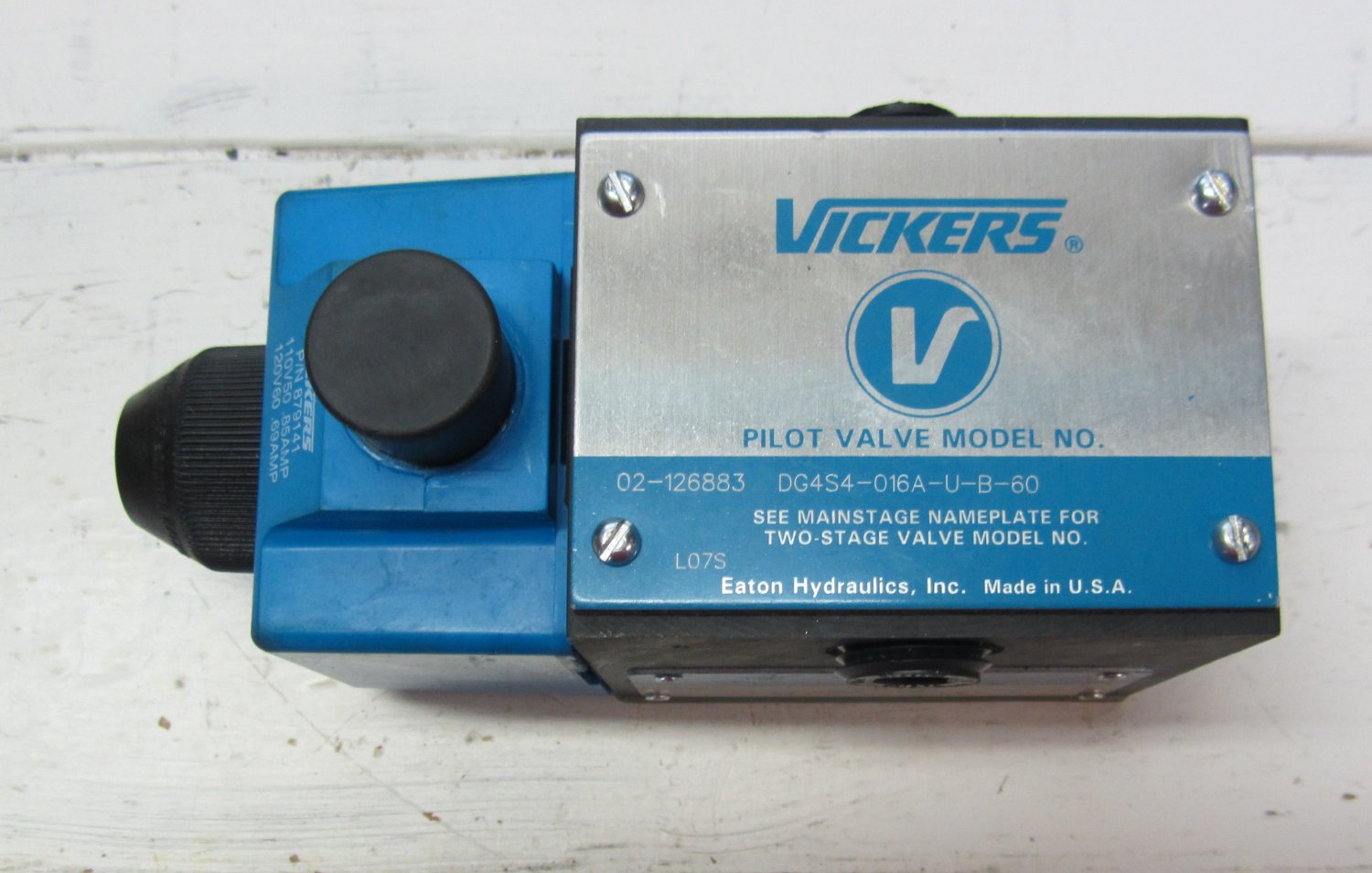 Vickers 02-126883 DG4S4-016A-U-B-60 879141 Single Solenoid Pilot ...