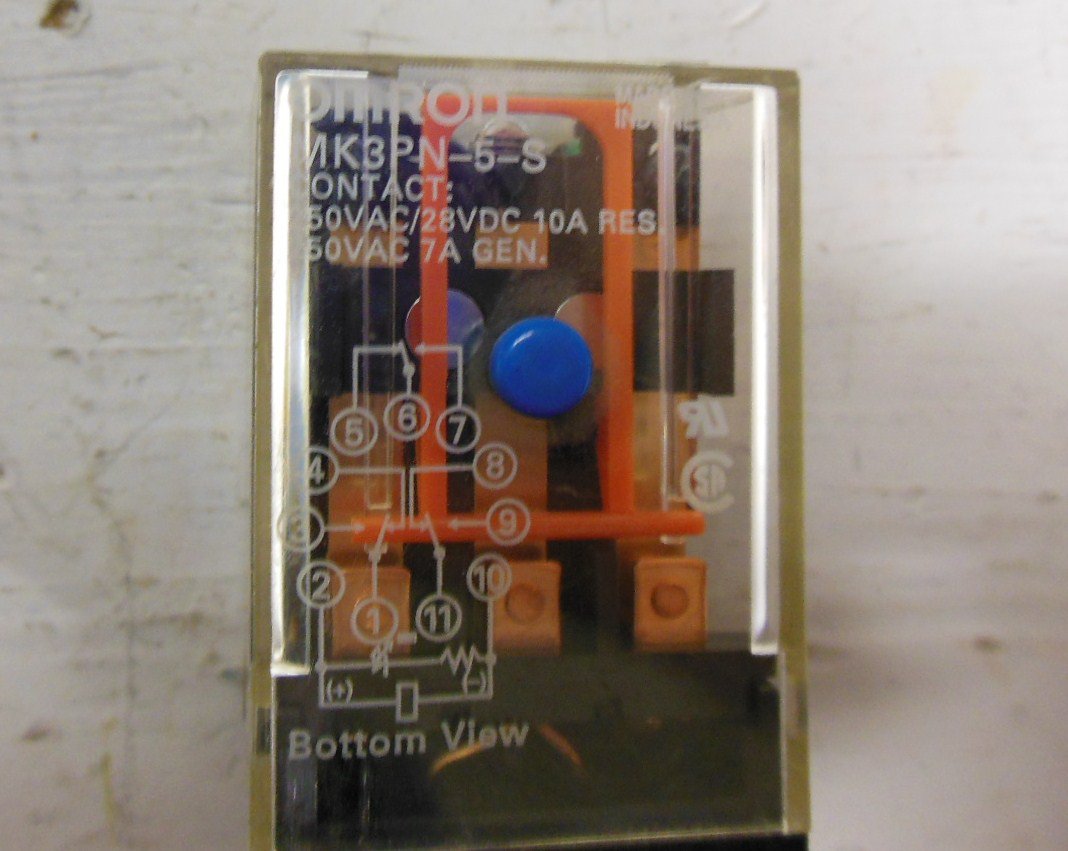 Omron MK3PN-5-S24DC 24 VDC 3PDT Cube Relay 11Pin MK3PN-5-S