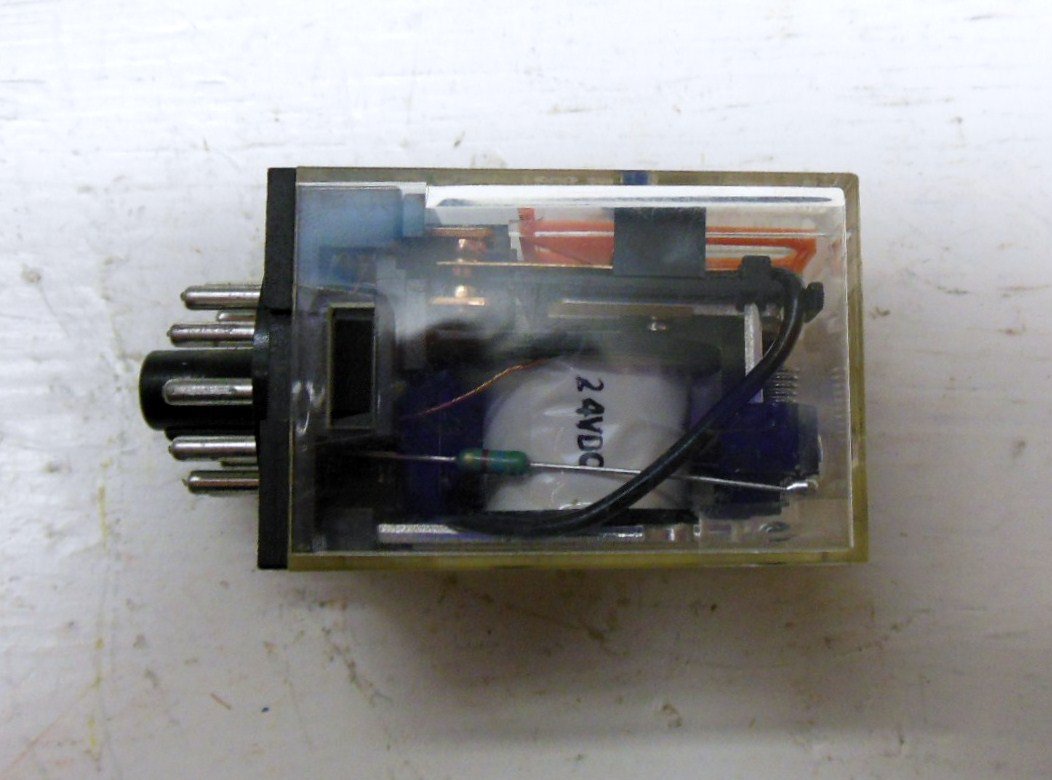 Omron MK3PN-5-S24DC 24 VDC 3PDT Cube Relay 11Pin MK3PN-5-S