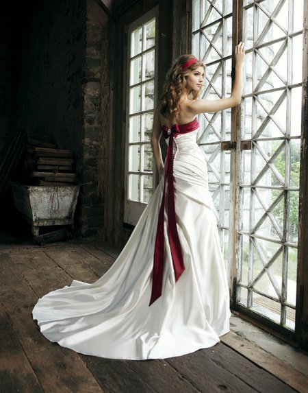 A-line designer white and red satin elegant wedding dress S0034