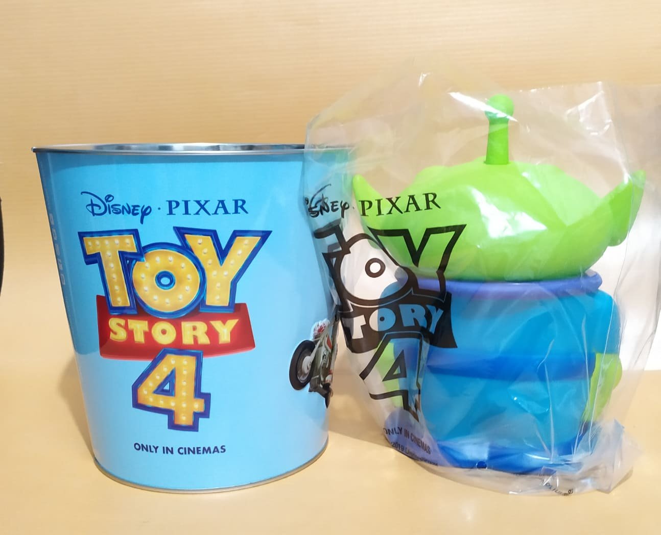 TOY STORY 4 Alien Green Man Figure Bottle + Tin Popcorn Bucket New in Pack