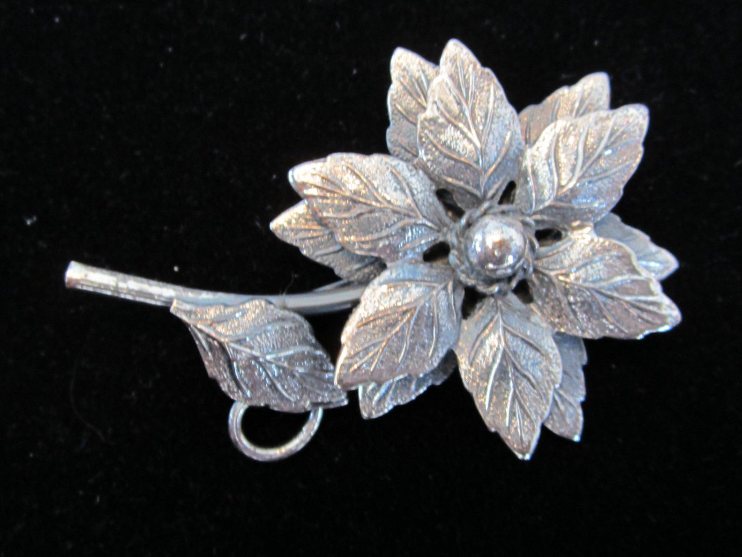 Poinsettia silver tone flower 3D pin brooch vintage gouges chic Flower ...