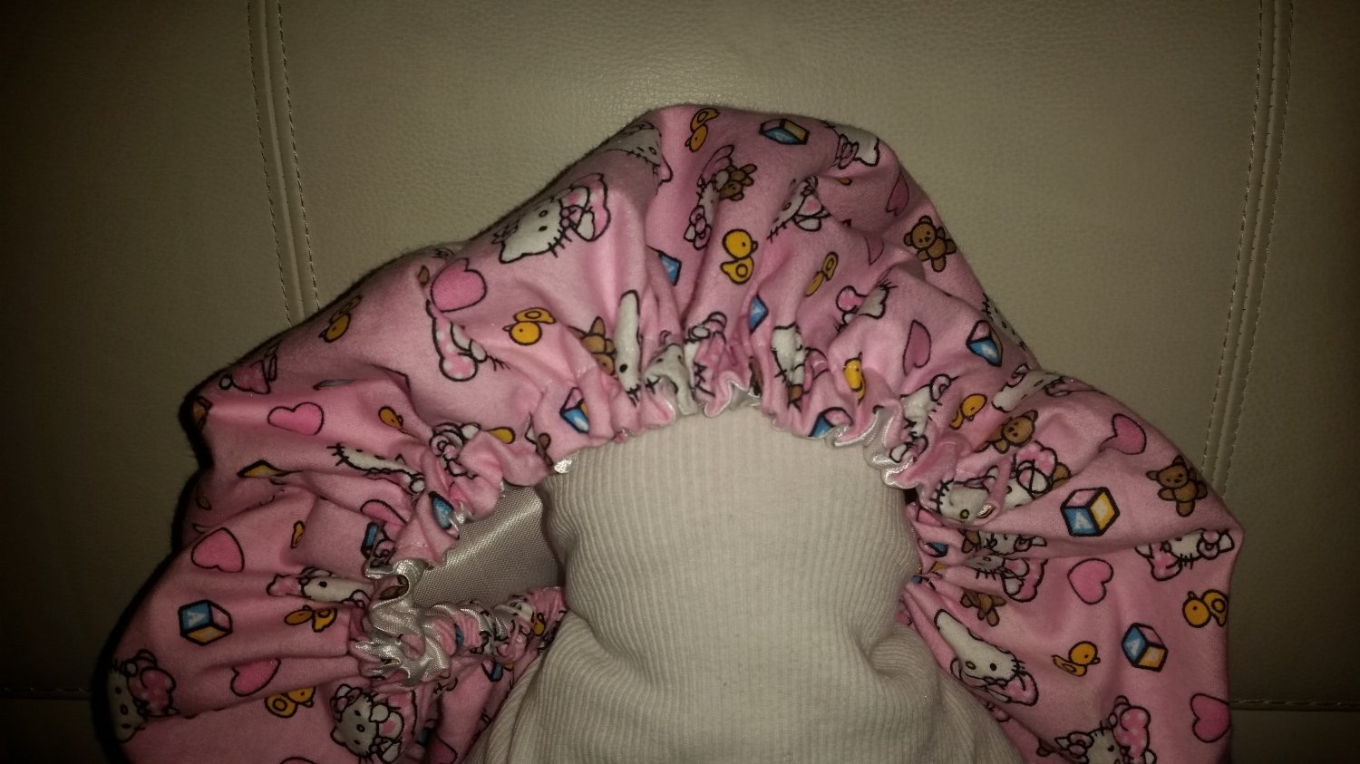 Large Hello Kitty Adult Bonnet