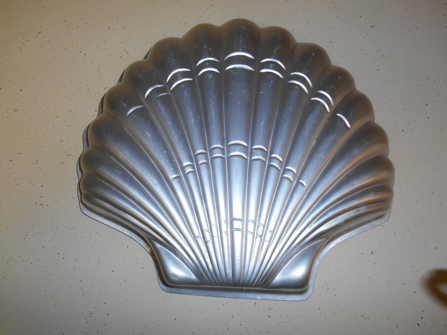 Wilton Cake Pan 2105-8250 Sea Shell Mold Mermaid Nautical Sea Ocean