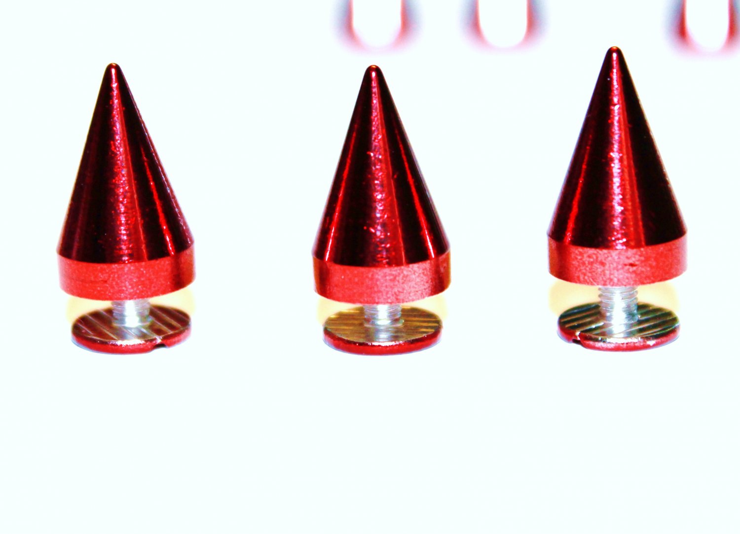 16mm Screw-on Spikes Red 10 pcs