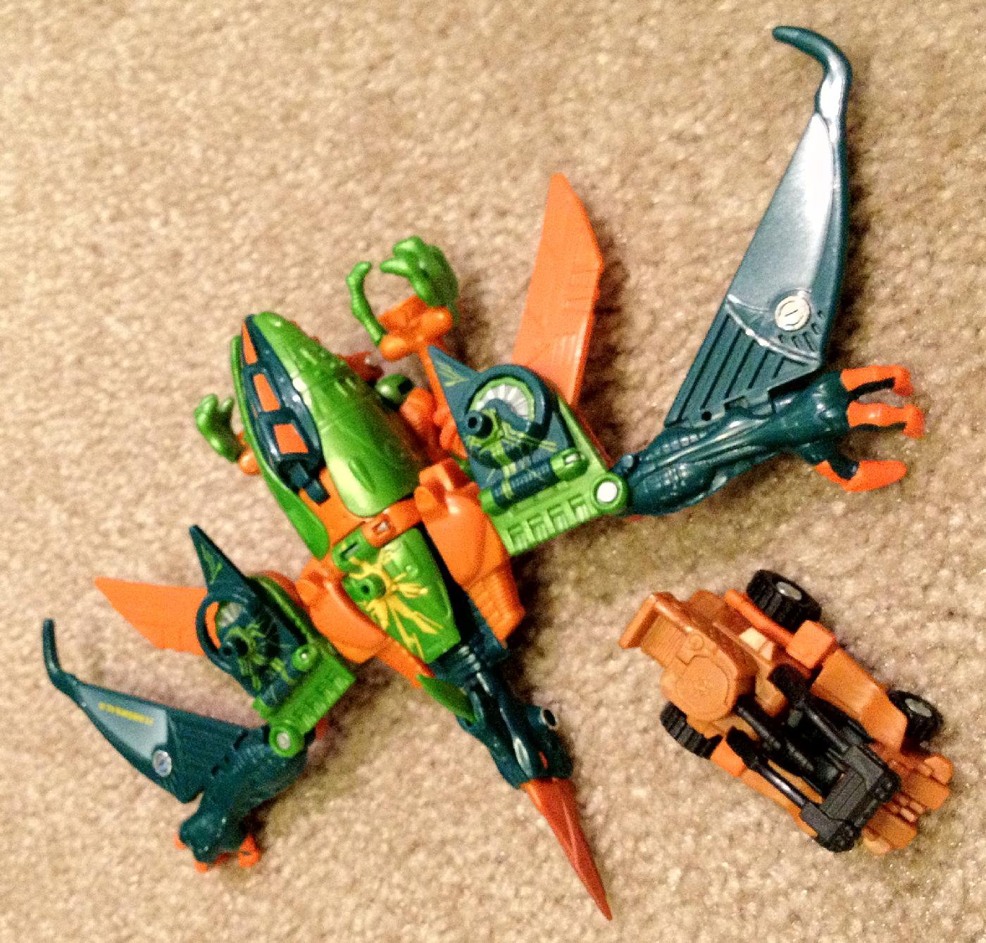 Transformers Armada Terrorsaur with Ironhide Minicon