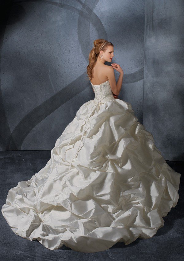 Sweetheart Neckline Pick up Ball Gown princess princess wedding dresses