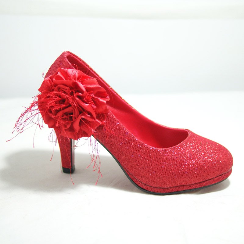The flower sequins Contact the red wedding shoes
