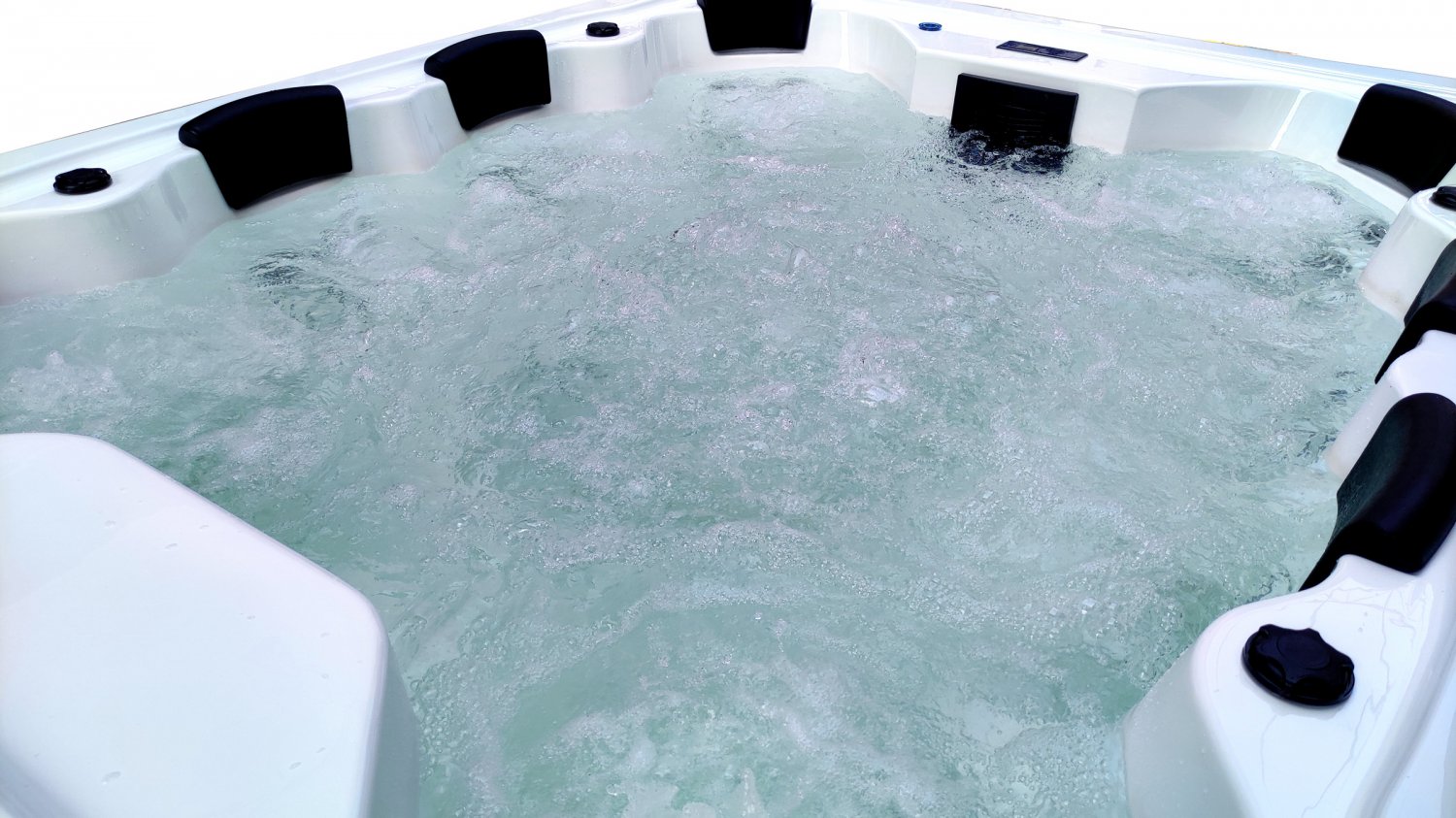 HUGE 8 Person Outdoor Hot Tub SPA with Insulated Cover + Stairs ...