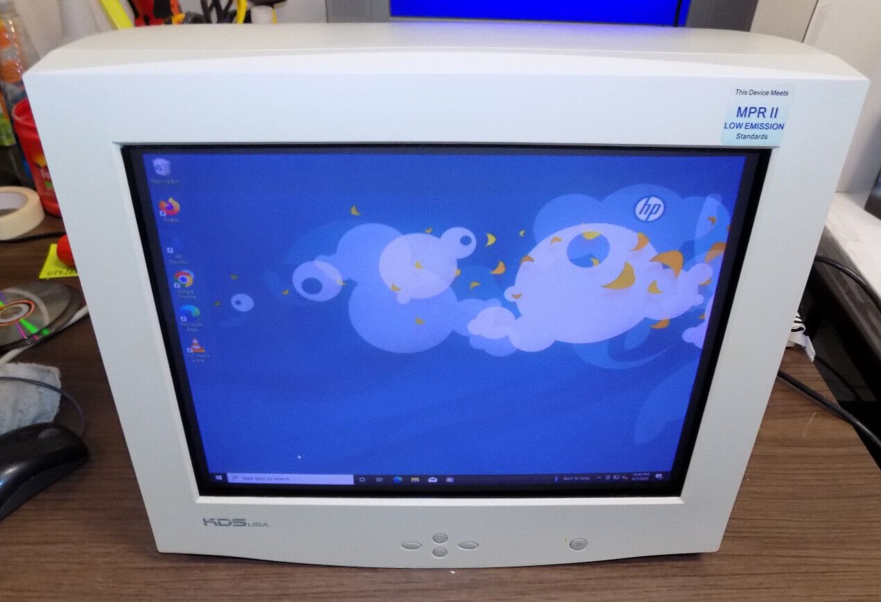 KDS 17 inch CRT Computer Monitor Series DZ-777NS No Stand