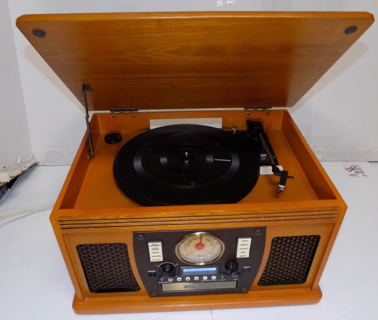Innovative Technology ITVS-760B Record Player CD Tape AM/FM Radio Wooden