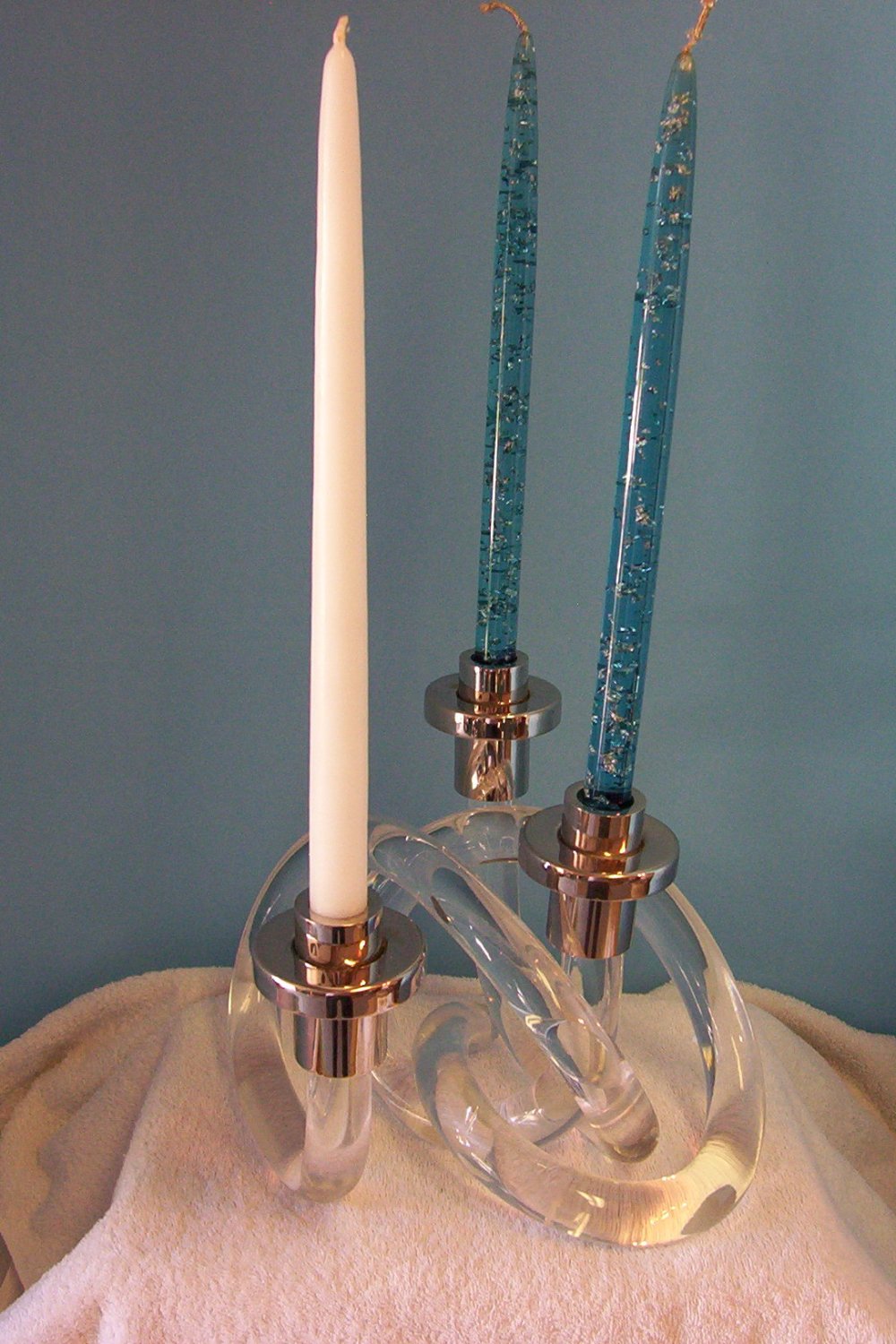 Vtg 10" Lucite Acrylic Candlesticks Candles Clear w/ Red hearts 861