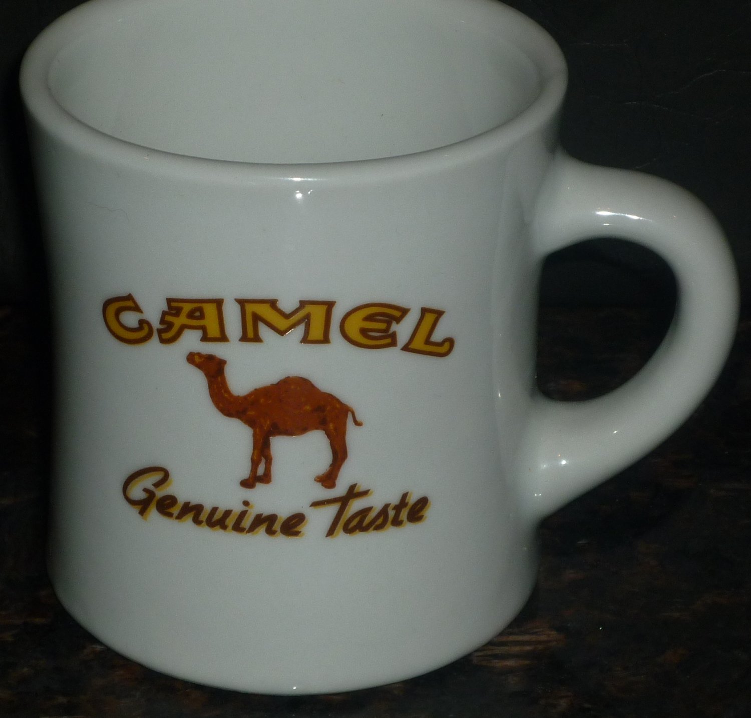 VINTAGE CERAMIC PORCELAIN MUG CAMEL CIGARETTES 'GENUINE TASTE'