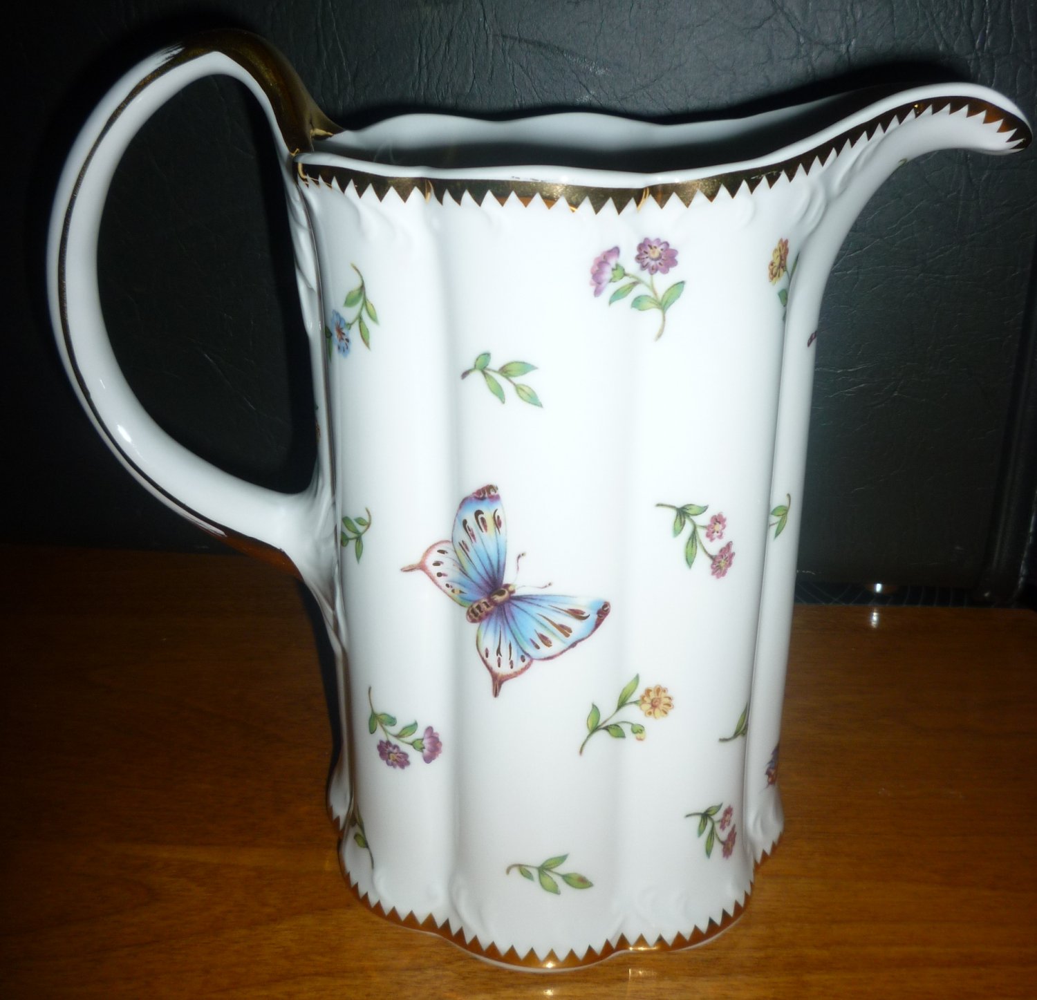 GORGEOUS PORCELAIN FLOWERS BEES DRAGONFLY BUTTERFLY PITCHER BY I. GODINGER