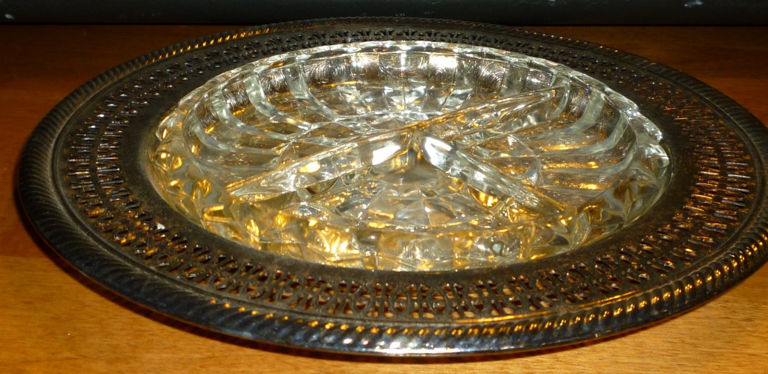 INTERNATIONAL SILVER COMPANY GLASS RELISH DISH W/SILVERPLATE TRAY ...